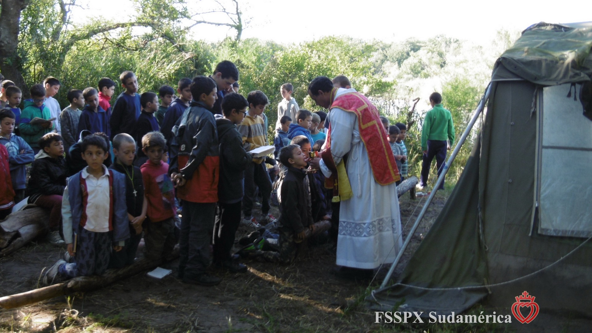 ¡Quién como Dios! ¡Nadie sólo Dios! Un día en el campamento San Miguel ...